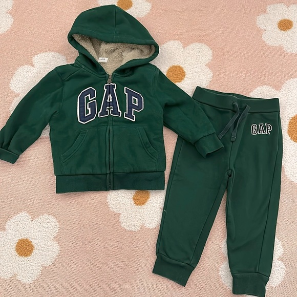 GAP | Matching Sets | Dark Green Sweatsuit | Poshmark